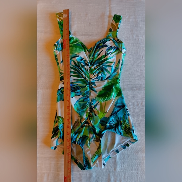 Maxine of Hollywood | Swim | Maxine Of Hollywood Tropical One Piece ...